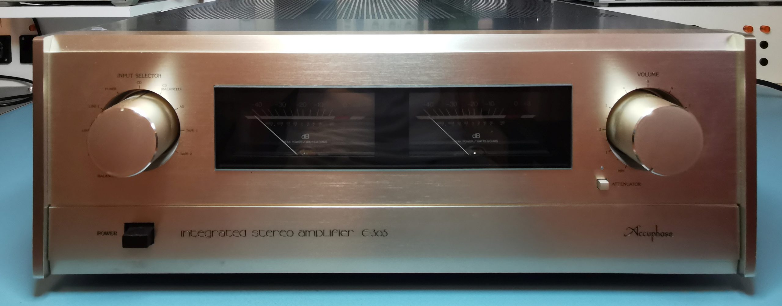 Accuphase E-305 - HiFi-Workshop